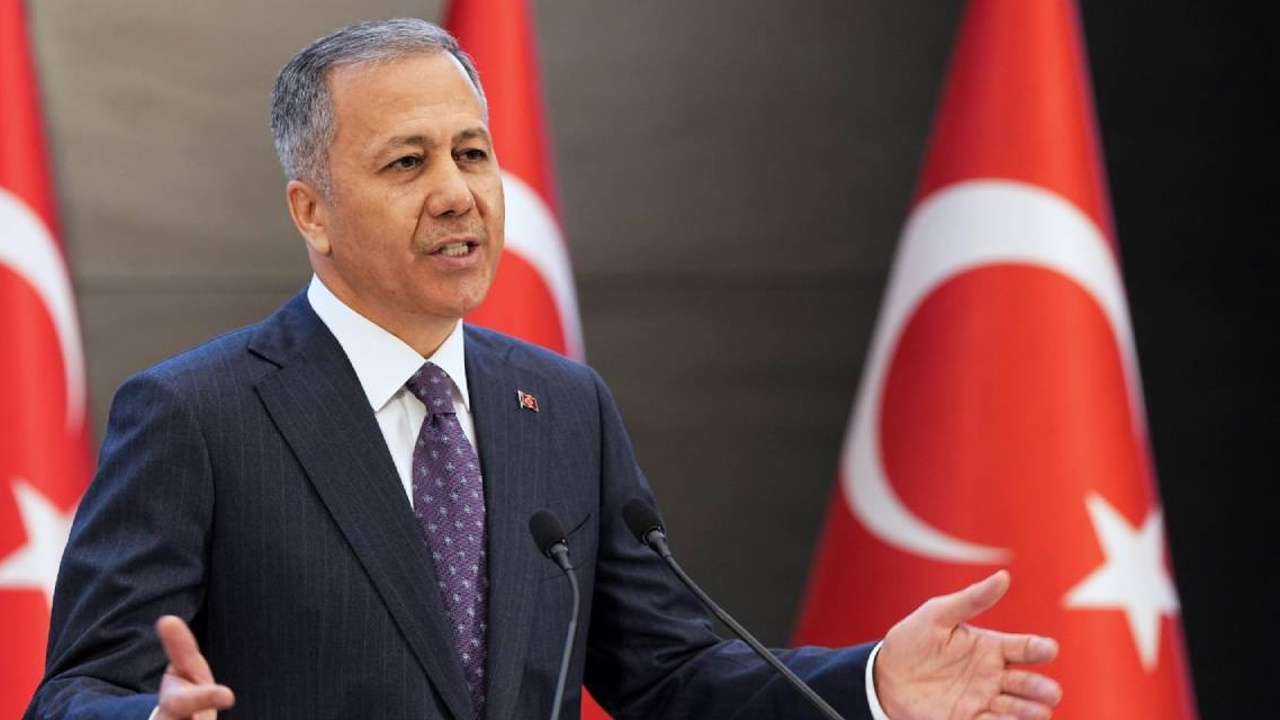 Bakan Yerlikaya duyurdu: Kırmızı ışık ihlaline 'gereği yapıldı' paylaşımı