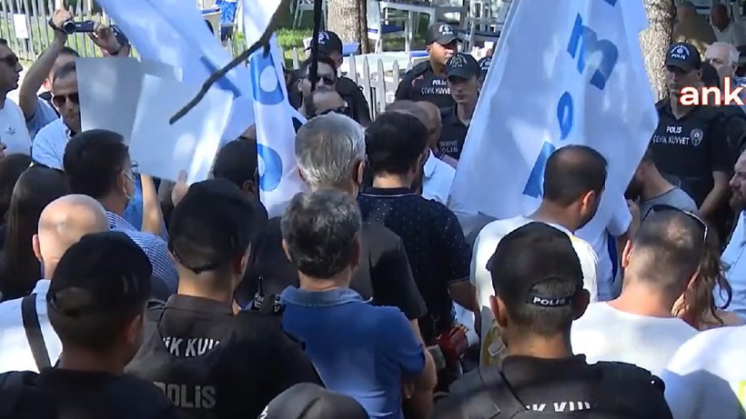 Gezi tutukluları yakınlarına polis müdahalesi