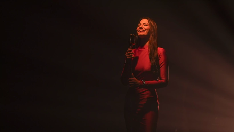 Demet Özdemir zirveyi bırakmıyor: Servet kazanıyor